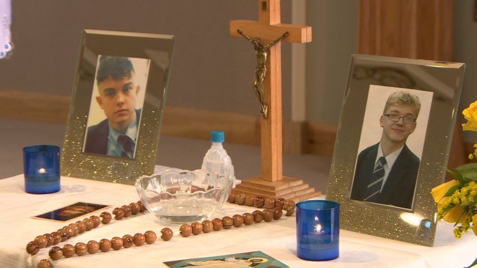 Cookstown disco deaths: Funerals for teenage victims - BBC News