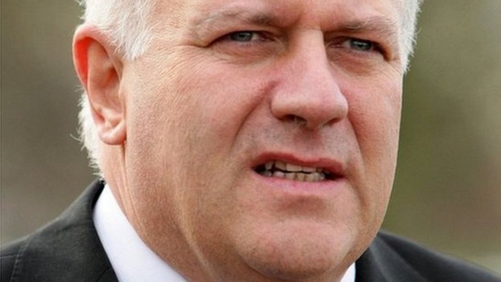 University applications 'should come after results' - BBC News