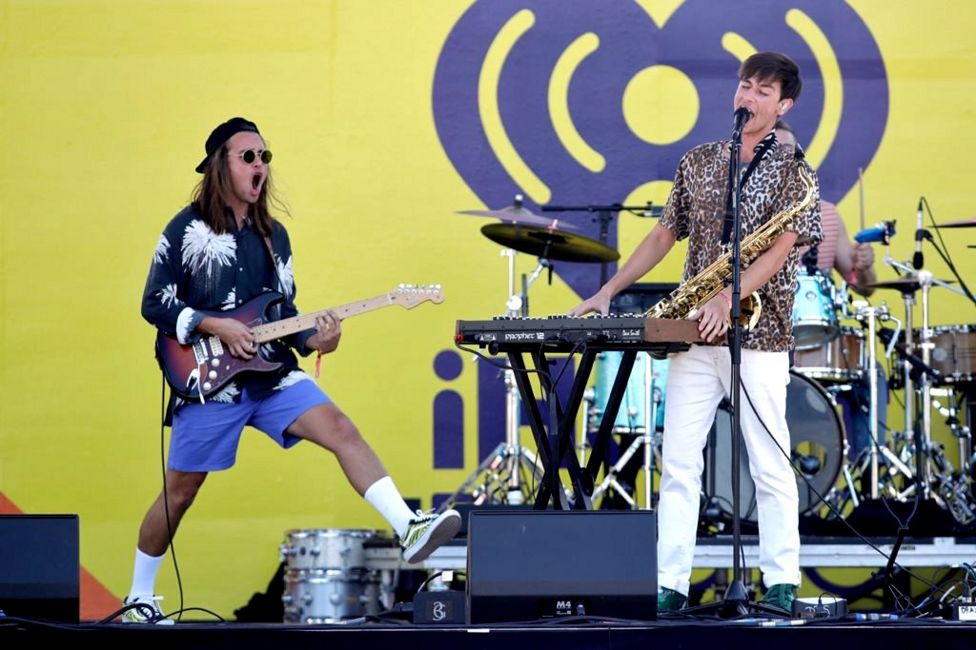 How Drax Project turned one lost wallet into 57m streams - BBC News