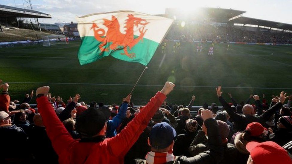 Cymru'n rhoi cweir o 4-0 i Gibraltar ar y Cae Ras - BBC Cymru Fyw