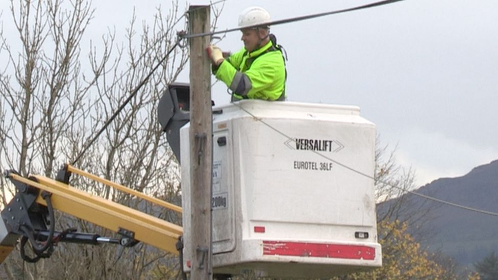Watchdog raises concerns over need for £165m broadband subsidy - BBC News
