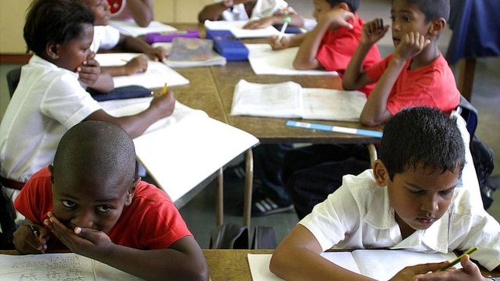 South African e-learning to reach excluded - BBC News