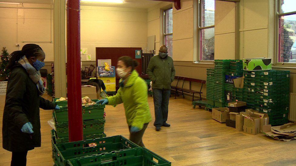 West Belfast food bank sees 250% rise in demand in 2021 - BBC News