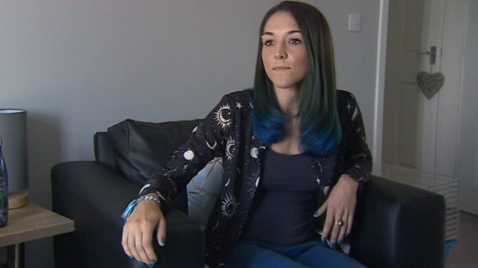 'Police officers taken off beat to deal with mental health calls' - BBC ...