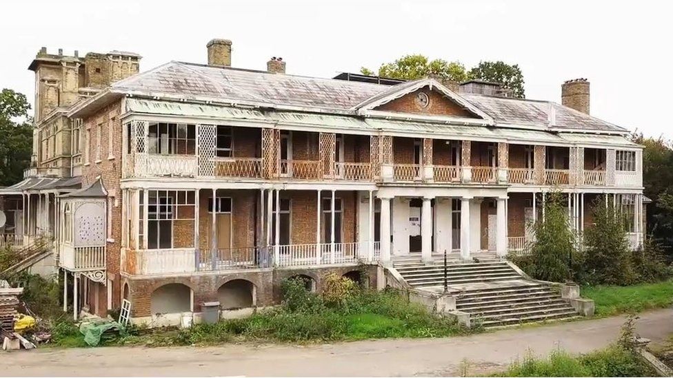 Hanworth Park House: Listed building 'could fall down' without ...