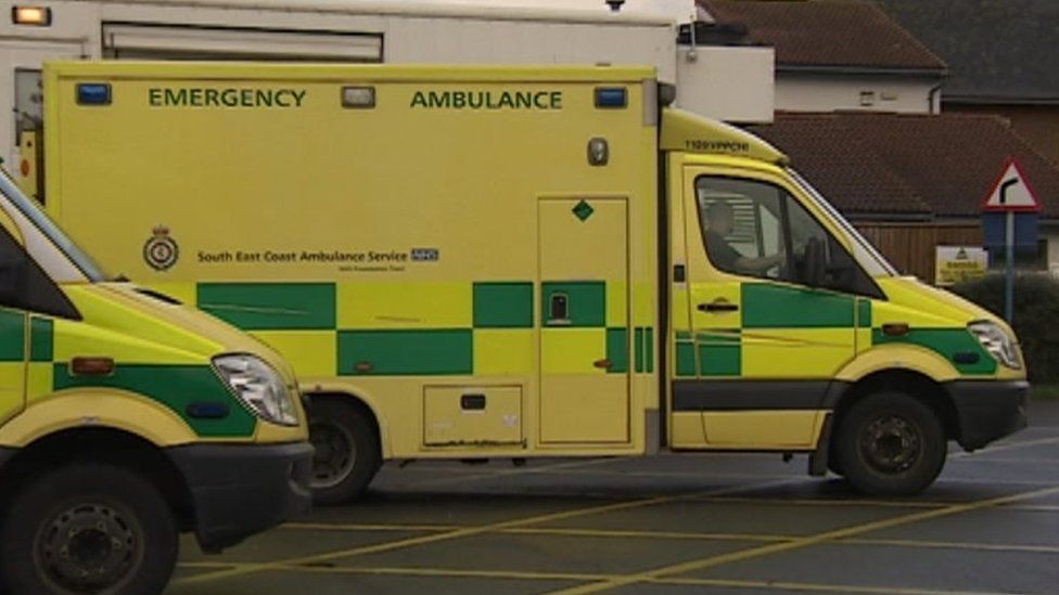 South East Coast Ambulance Service 'facing high demand' - BBC News