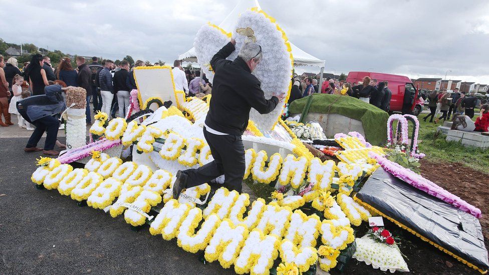 Violet Crumlish: Funeral held for Lurgan's 'Queen of the travellers ...