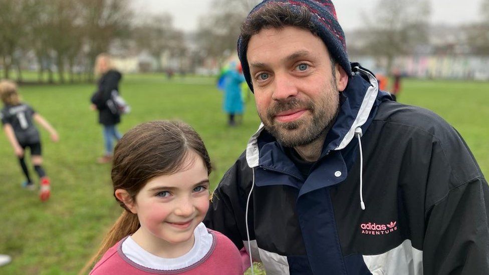 Bristol parents take unpaid leave due to teacher strikes - BBC News