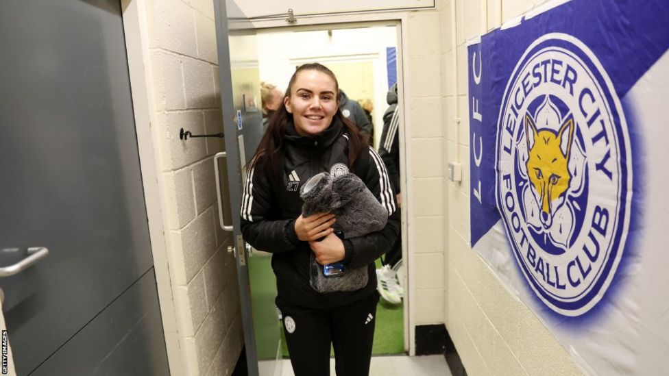 WSL transfer deadline day: Emma Sanders answers your questions - BBC Sport