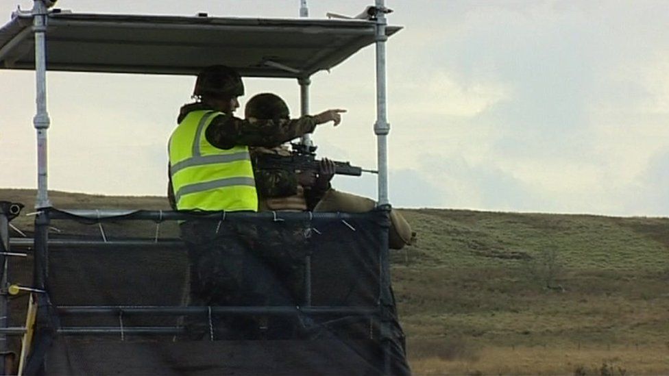 Soldier shot dead in live firing exercise in Northumberland - BBC News