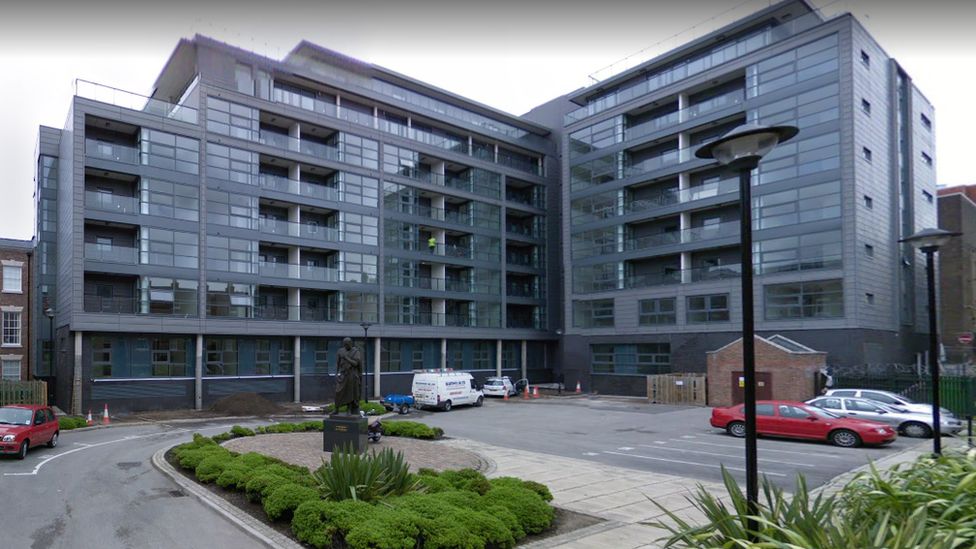 Liverpool balcony death: Two arrested - BBC News