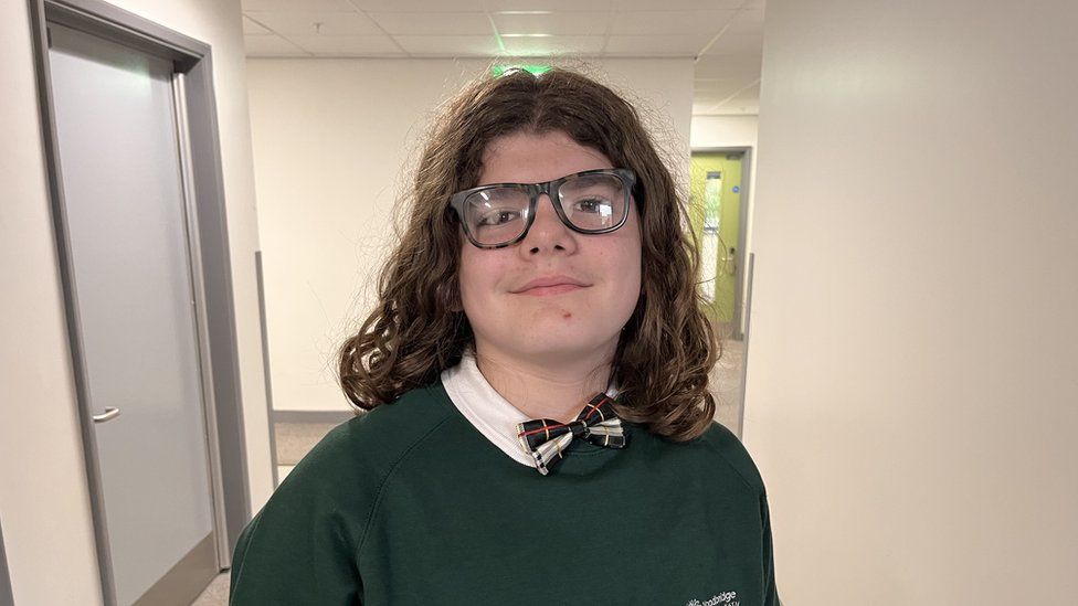 Ipswich special needs school celebrates new premises - BBC News