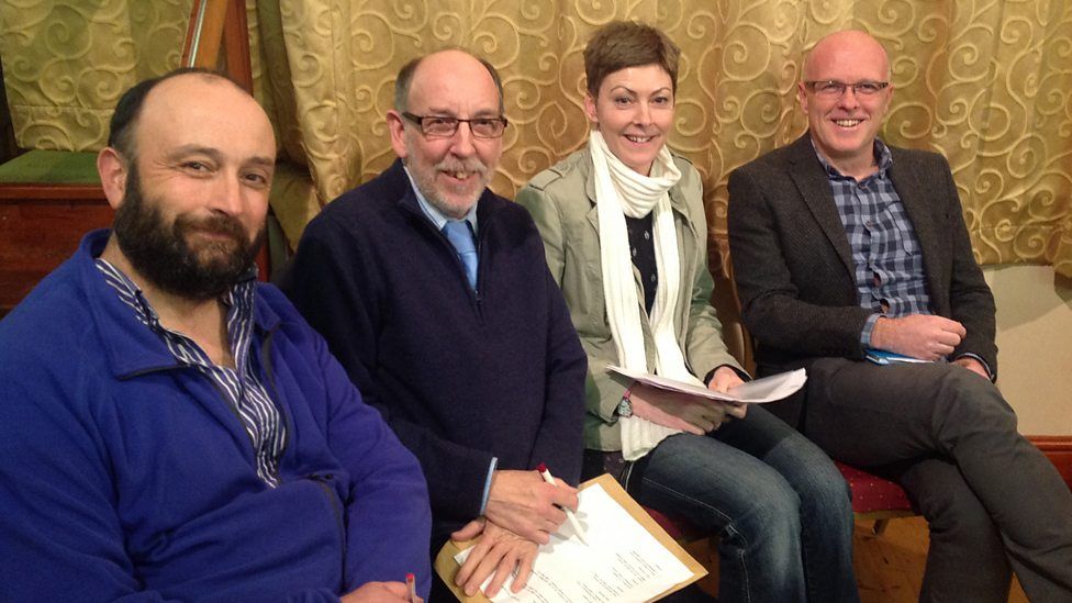 Pum munud gyda'r bardd Gwenallt Llwyd Ifan - BBC Cymru Fyw