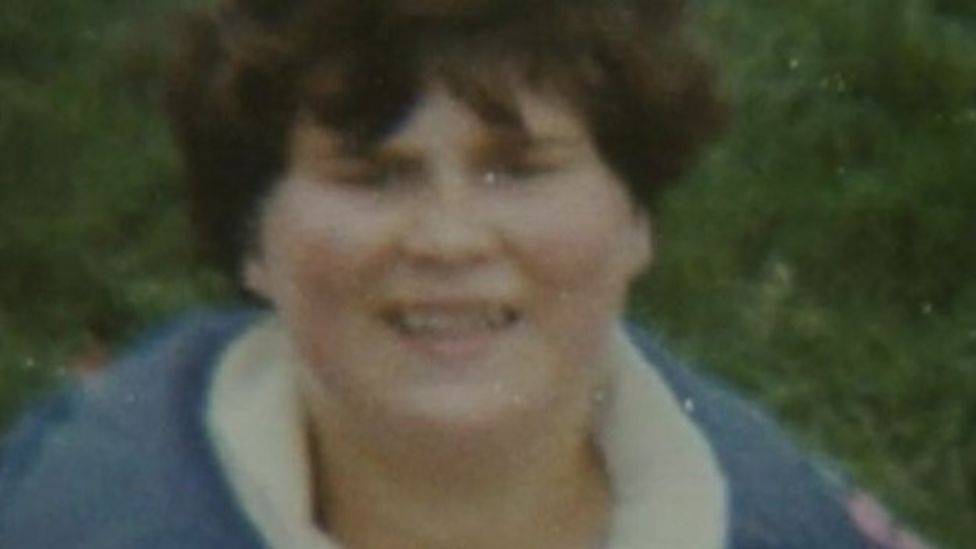 Patricia Grainger murder: Victim's son critical of police - BBC News