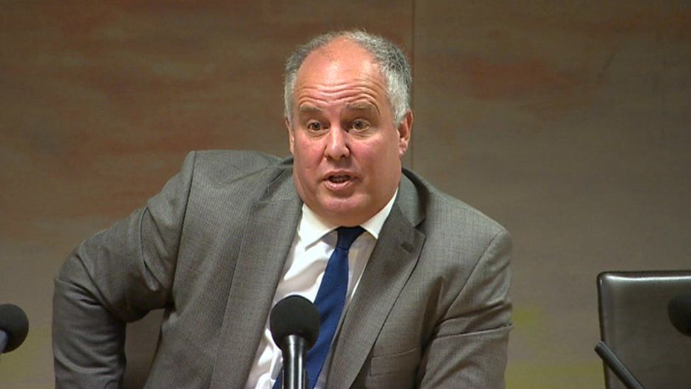 Tory Andrew RT Davies denies spat with Alun Cairns - BBC News