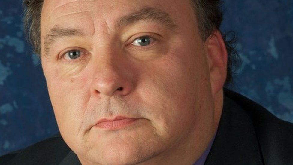 Liverpool councillor offered to take insult row 'outside' - BBC News