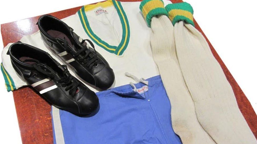 When Pele and the 1966 World Cup Brazil team came to Lymm - BBC News