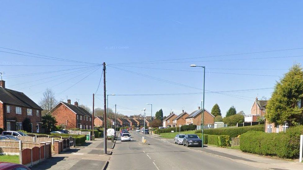 Nottingham: Road closed after electric bike and car crash - BBC News