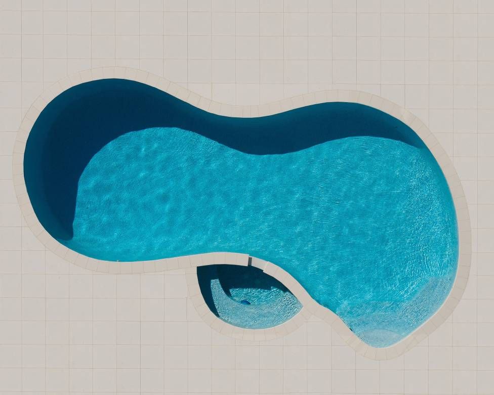 Photographer captures swimming pools from above - BBC News