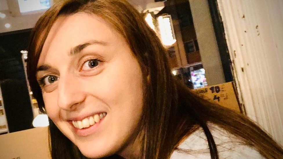 'My silent retreat obsession changed my life' - BBC News