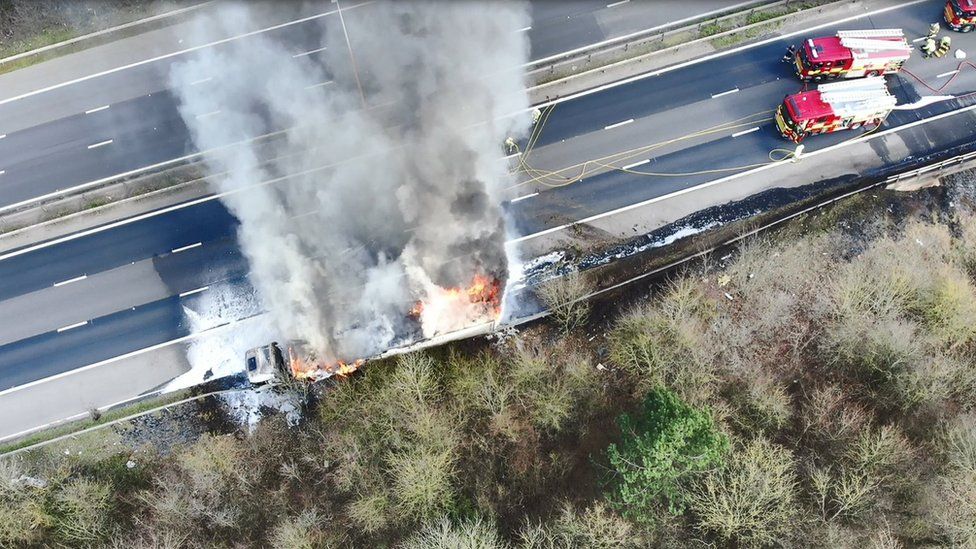 M1 Closed In Leicestershire After Lorry Catches Fire Bbc News