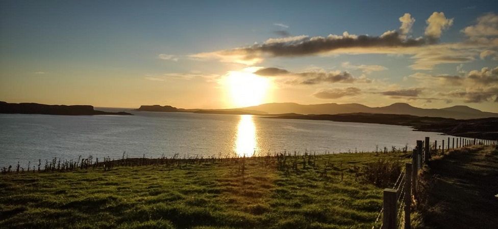 In pictures: Scotland's winter sunsets and sunrises - BBC News