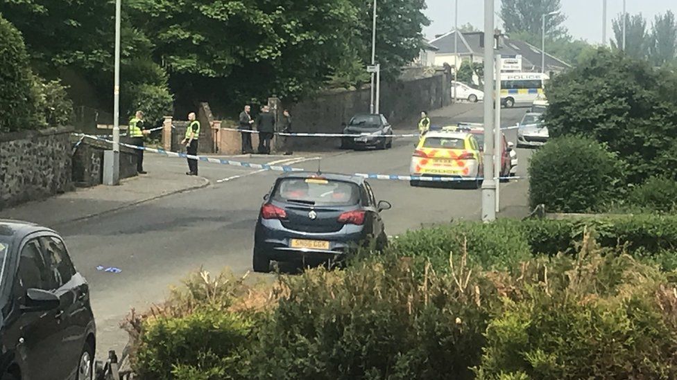 Police officers in Greenock stabbing are named - BBC News