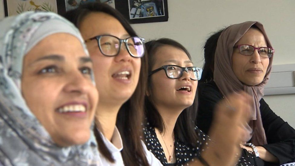 Welsh lessons for migrants and refugees 'neglected' - BBC News