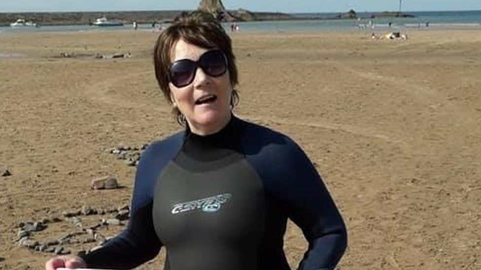 Coronavirus: Lewes MP Maria Caulfield returns to nursing - BBC News