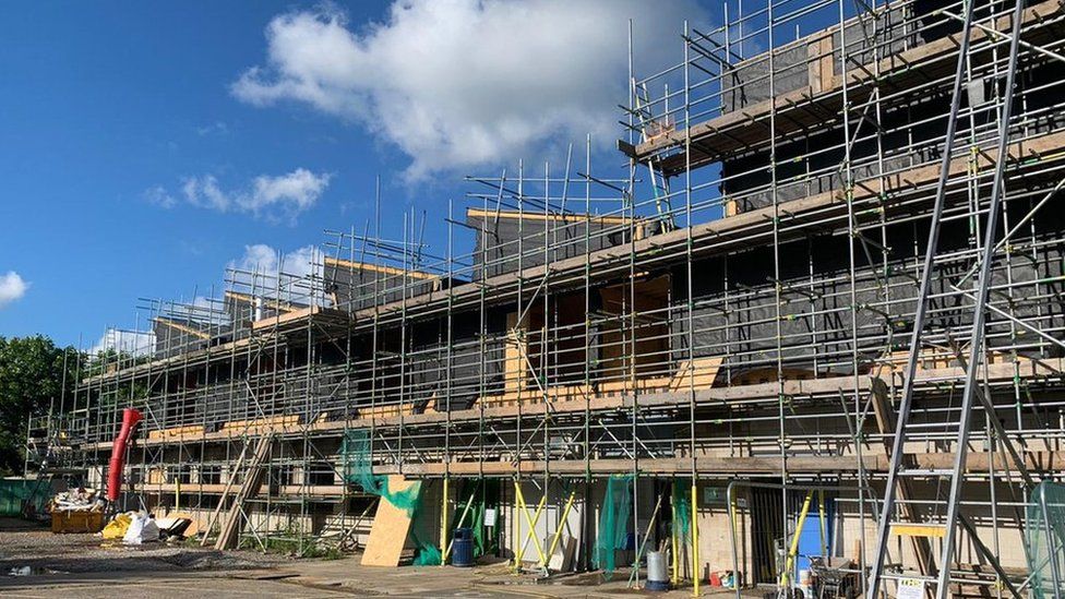 Luton council: £1.1m missing from Mark Rutherford School works fund ...