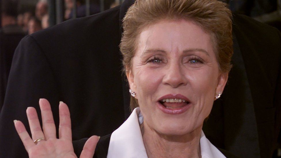 Patty Duke, Oscar-winning American actress, dies at 69 - BBC News