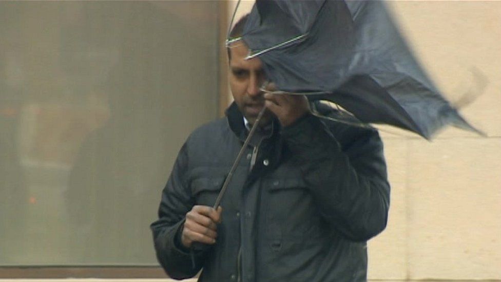 Derbyshire 'cash for crash' gang found guilty - BBC News