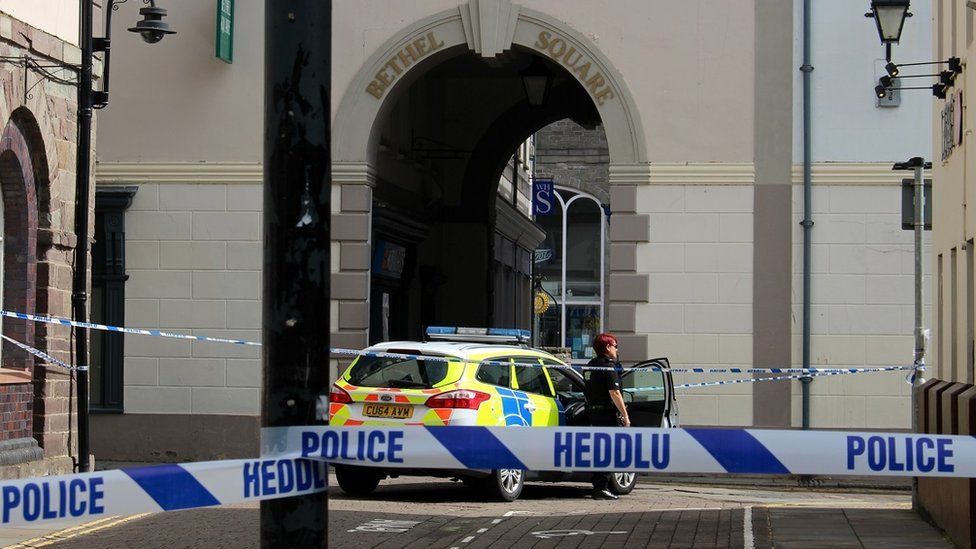 Police investigate 'unexplained' soldier death in Brecon - BBC News