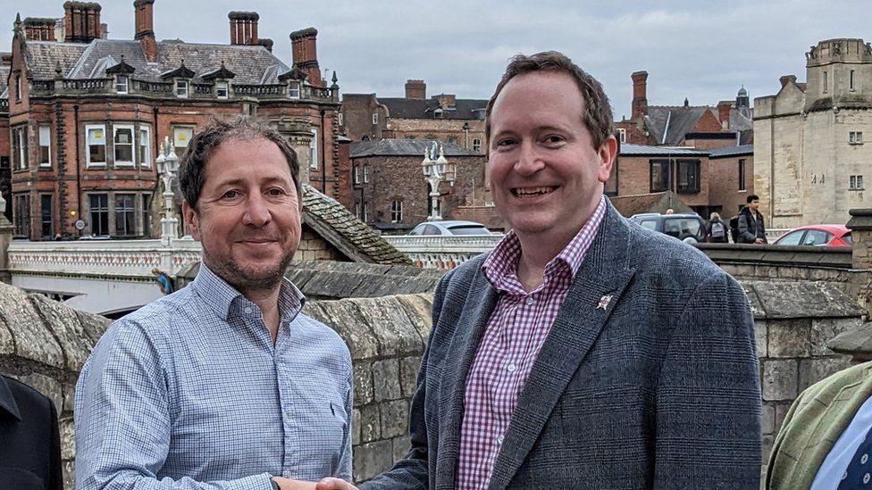 York council leader Keith Aspden to stand down in May - BBC News