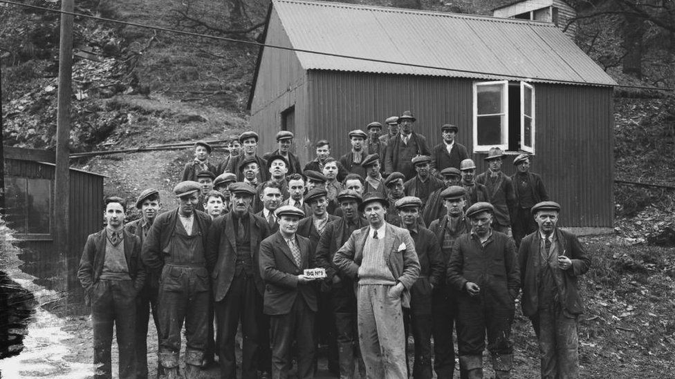 Dolgellau: Cloddio am aur - BBC Cymru Fyw