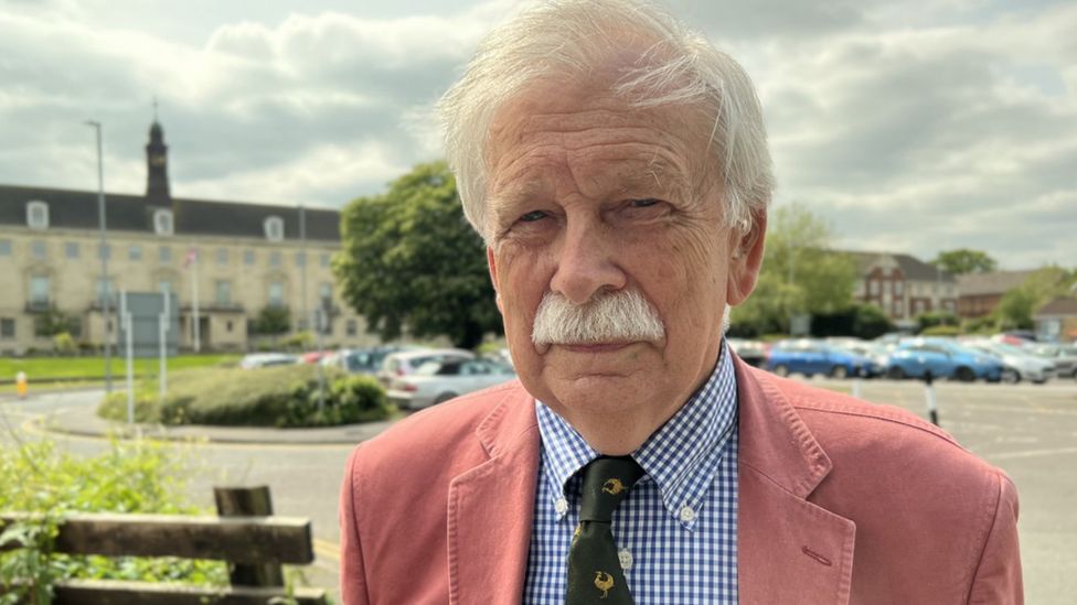 Trowbridge plan for £25m leisure centre unveiled - BBC News