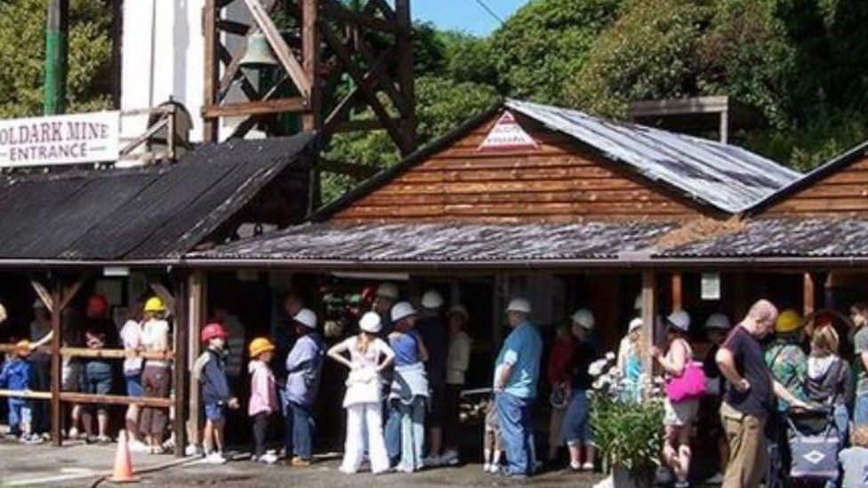 Poldark mine to get 'facelift' by Cornwall College students - BBC News