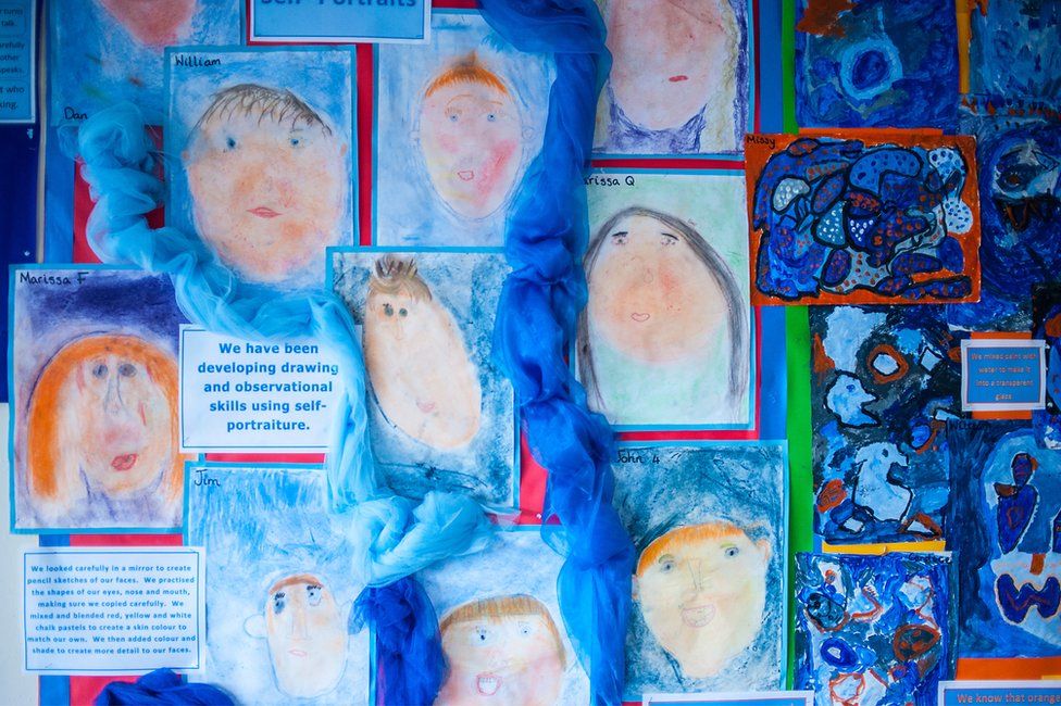 Inside the school where 98% of the pupils are travellers - BBC News