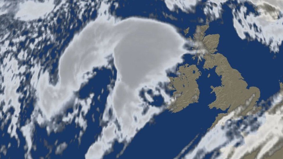 The course of Storm Abigail in maps - BBC News