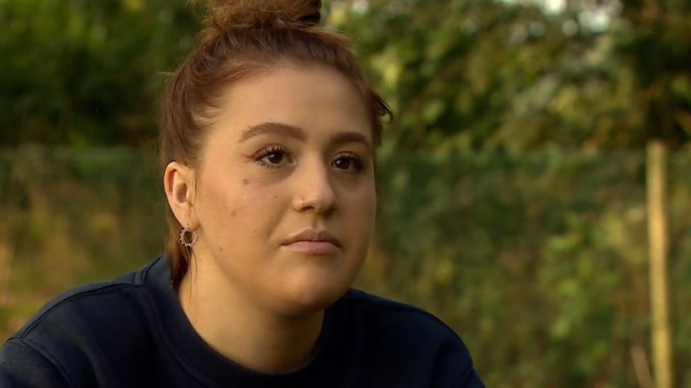 'I had to pay for Tourette's diagnosis' - BBC News