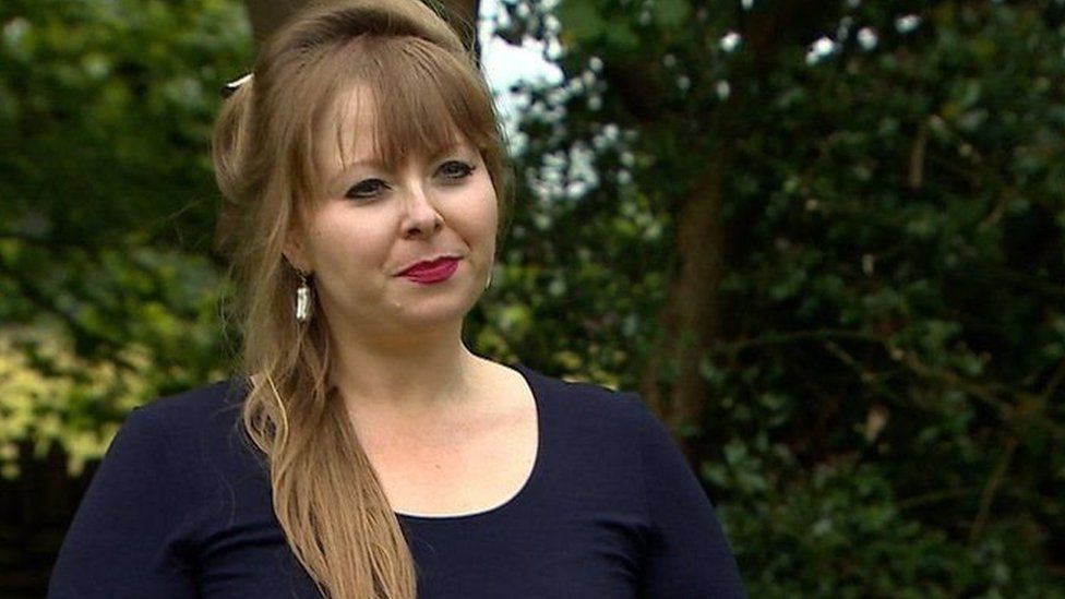 'Bwlio' a 'diwylliant o ofn' o fewn y byd ffilm a theledu - BBC Cymru Fyw