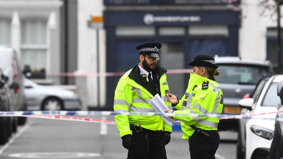Fulham fight: Fatal stabbing victim was 'good guy' - BBC News