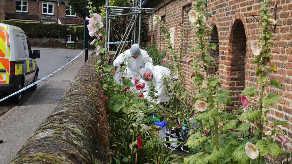 Flamstead murder inquiry: Vigil held at church for Christine Ford - BBC ...