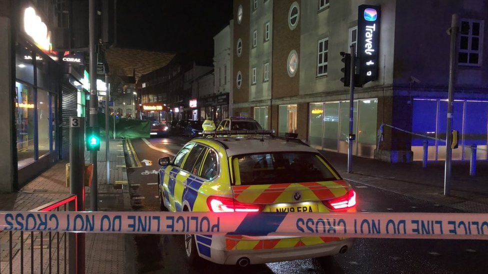 Woman dies after being hit by bus in Watford - BBC News