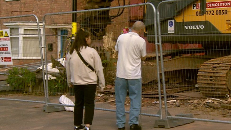 Kingstanding gas blast: Woman 'heartbroken' to lose home - BBC News