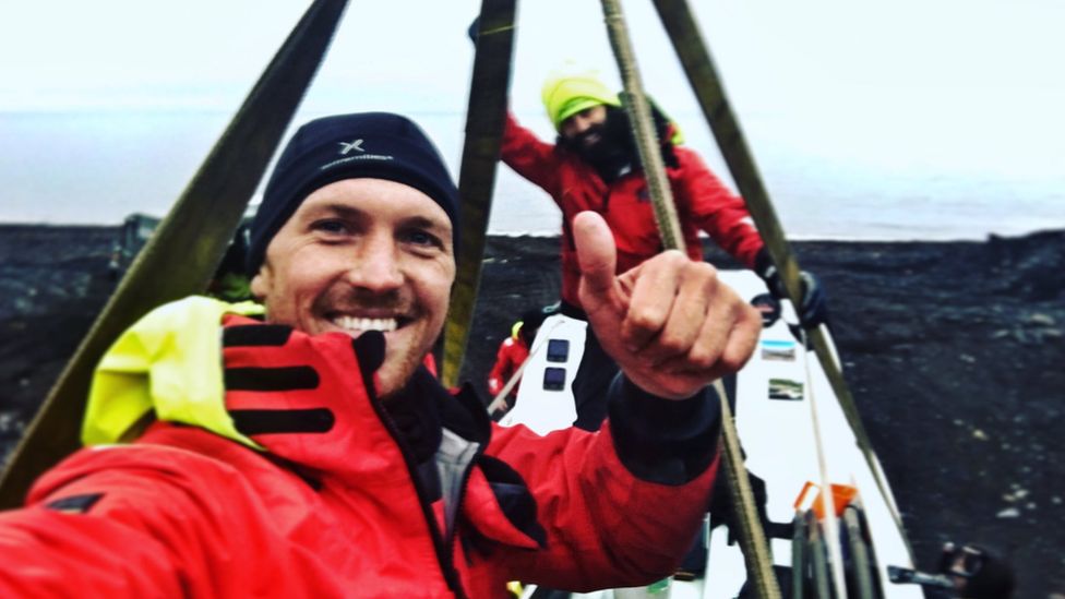 British rowers 'stranded for another week' on Norwegian island - BBC News