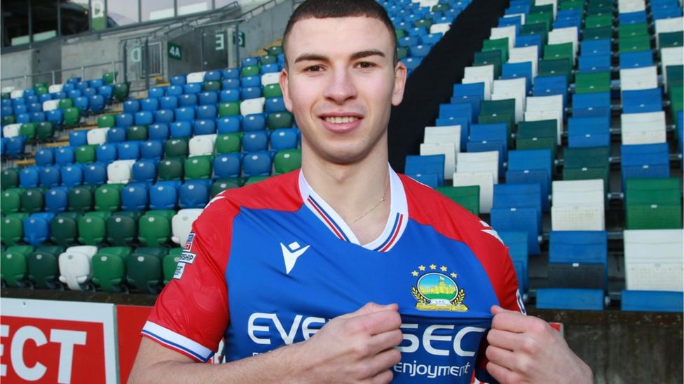 Irish Premiership: Linfield sign Ethan McGee from Dungannon Swifts ...