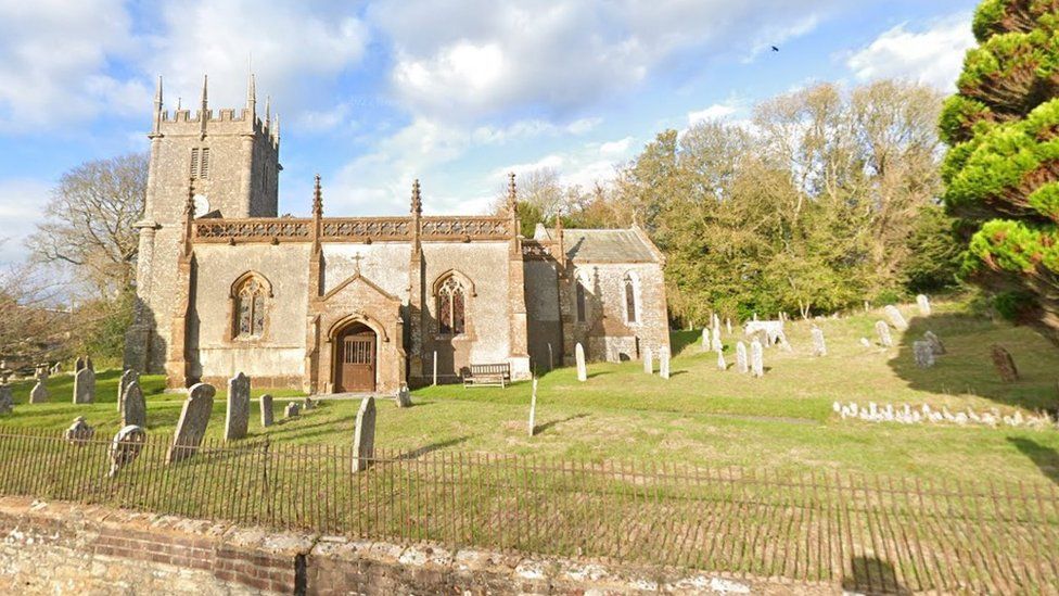 Frampton's church bells ring out after decades of silence - BBC News