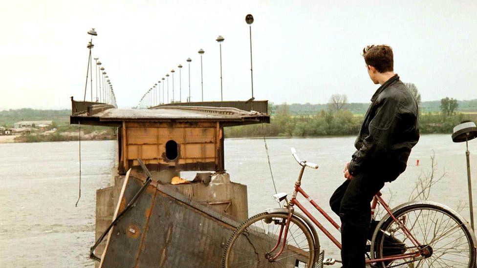 How Belgrade bombings shaped Djokovic - BBC Sport