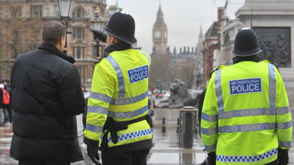 Met Police: Victims of crime to get more support - BBC News